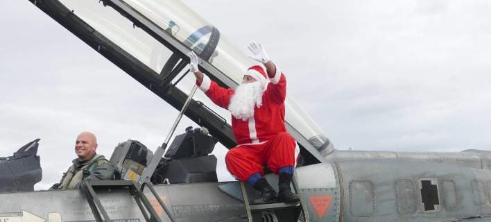Στη Λάρισα ο Αγιος Βασίλης έφτασε με... F-16! [εικόνες] - TV10