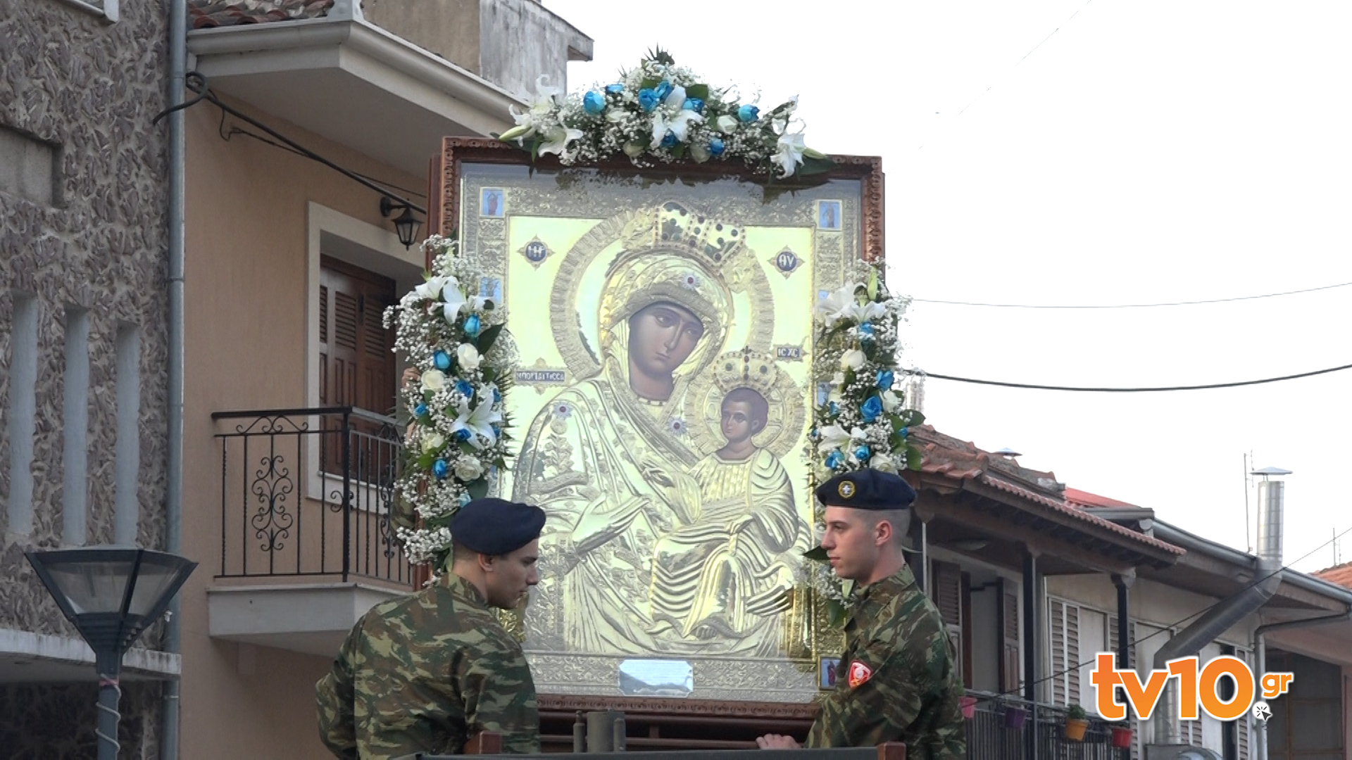 Πλήθος κόσμου στην Λιτανεία της Ιεράς Εικόνας της Παναγίας ...