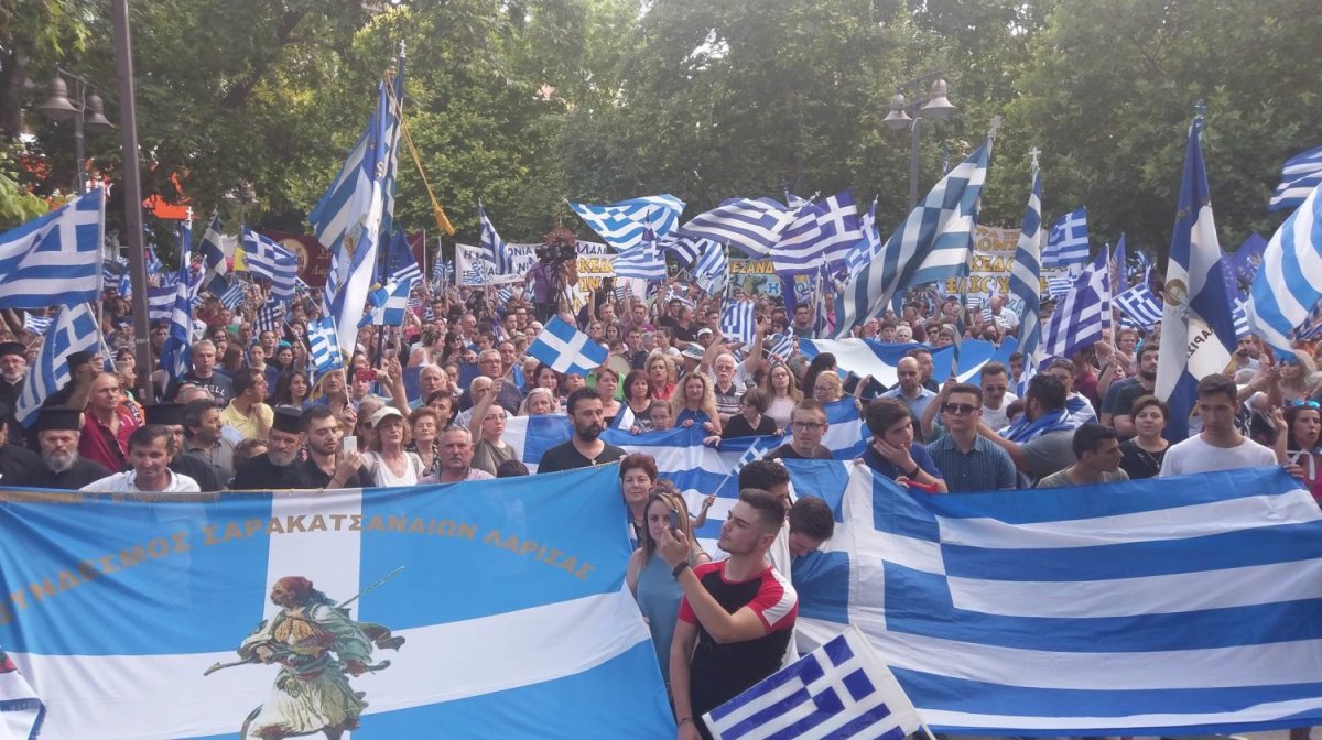 Εντυπωσιακές εικόνες από το Συλλαλητήριο της Λάρισας - TV10