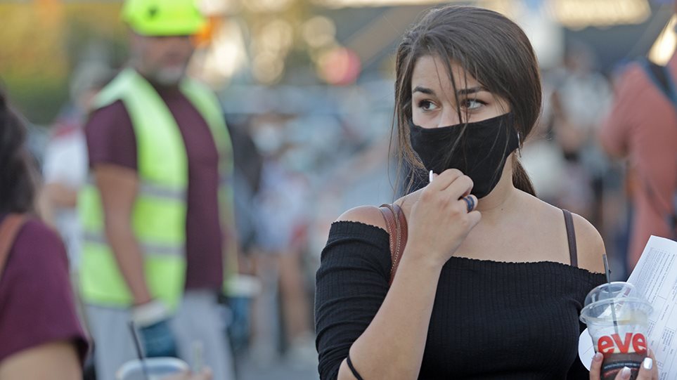 Τέλος οι μάσκες σε εξωτερικούς χώρους και η απαγόρευση κυκλοφορίας - TV10