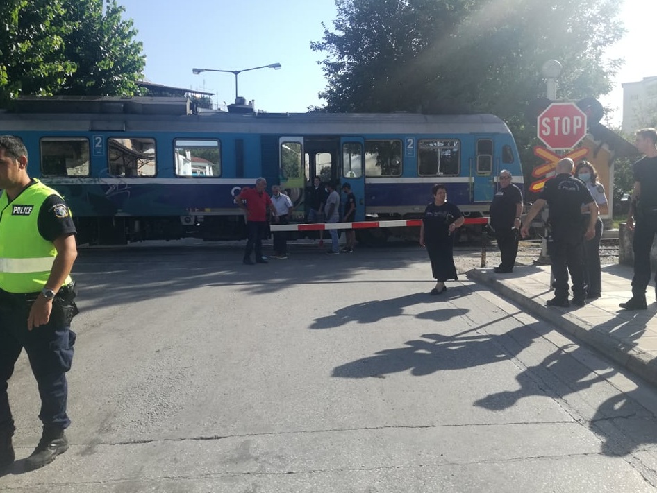 Τρένο παρέσυρε ηλικιωμένη στα Τρίκαλα (φωτό) - TV10