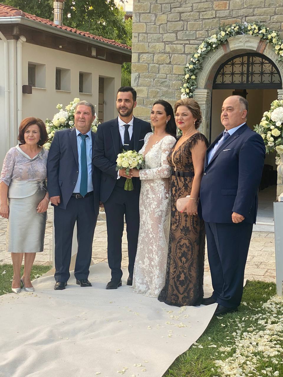 Ο παραμυθένιος γάμος της Τζωρτζίνας Κουκούλα και του Άγγελου Γιαννίτση ...
