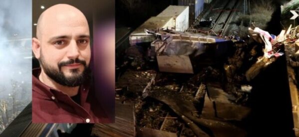 Τέμπη: Σκηνές αρχαίας τραγωδίας στην κηδεία του 34χρονου Βάιου Βλάχου ...