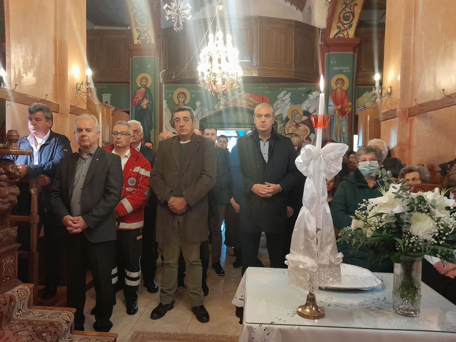 Εικόνες πένθους: Μνημόσυνο για τα θύματα της σιδηροδρομικής τραγωδίας ...