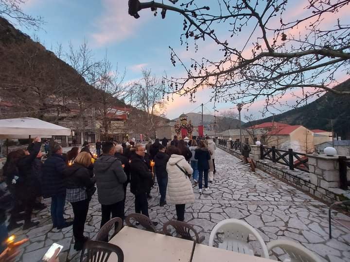 Η περιφορά του Επιταφίου στο Γαρδίκι (φώτο) - TV10