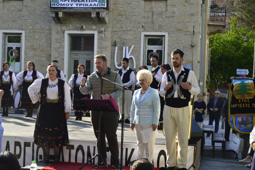 Πολυκοσμία στο 1ο Ανοιξιάτικο Φεστιβάλ Παραδοσιακού χορού - TV10