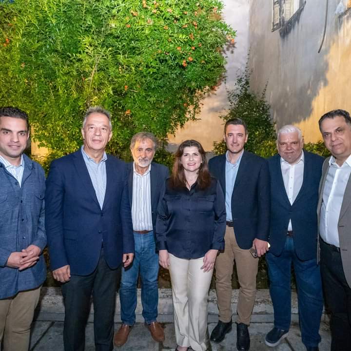 Έγιναν τα εγκαίνια της έκθεσης φωτογραφίας του Γ. Μανωλάκη στο Ίδρυμα ...