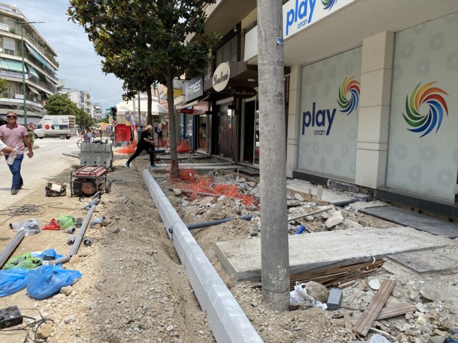 Καλύτερα πεζοδρόμια στην οδό Ασκληπιού από τον Δήμο Τρικκαίων - TV10