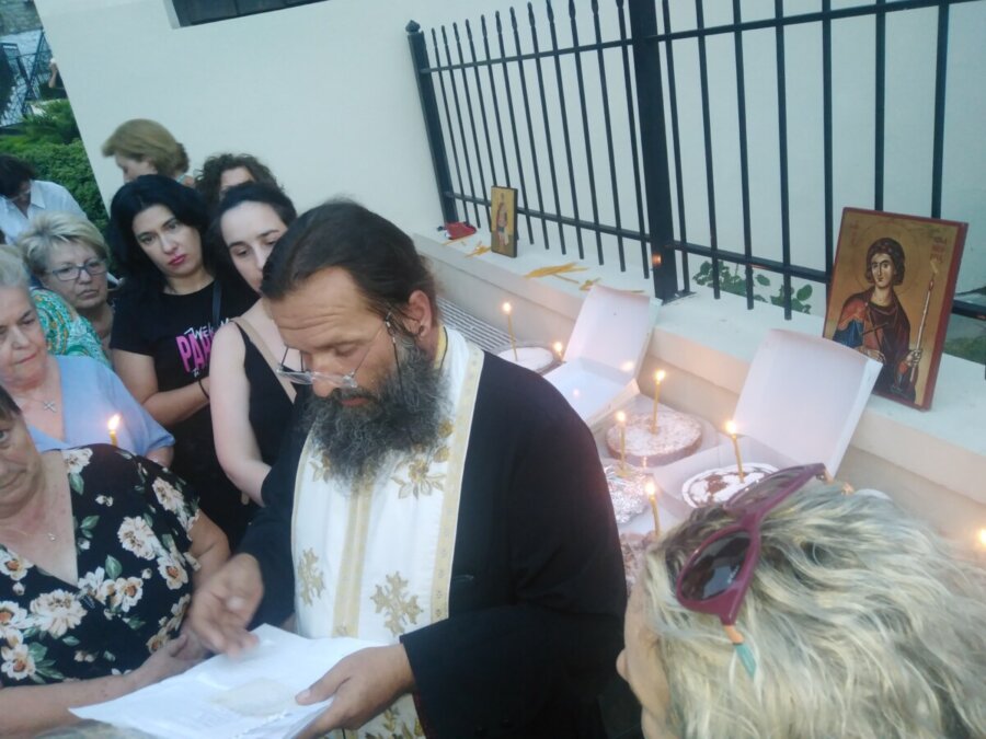 Γέμισε Φανουρόπιτες ο Ιερός Ναός της Παναγίας Φανερωμένης(φώτο) - TV10