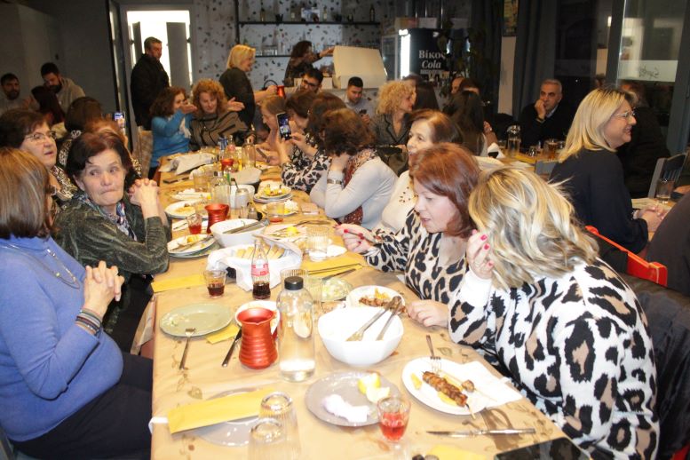 Ο Πολιτιστικός Σύλλογος Πύλης έκοψε την πρωτοχρονιάτικη βασιλόπιτα ...