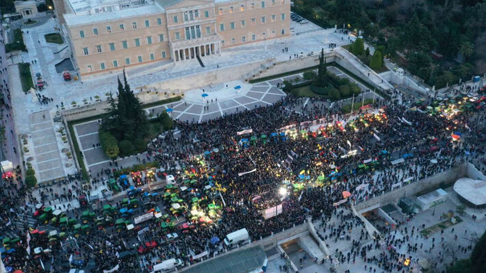 Συγκλονιστικό συλλαλητήριο στο Σύνταγμα - Δυναμική συμμετοχή Τρικαλινών ...