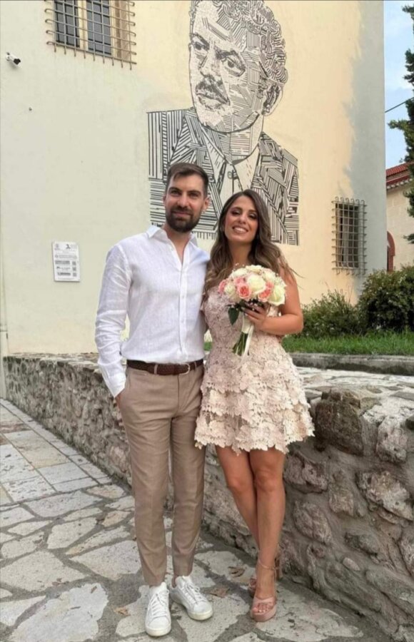 Ο πολιτικός γάμος της Κωνσταντίνας Παζαΐτη και του Δημήτρη Σπανιά στο ...